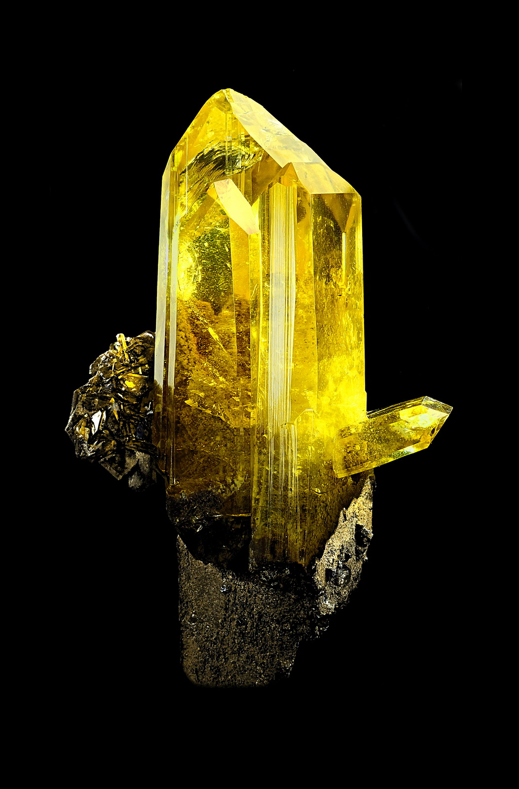 Golden Anglesite Crystals - Geology In