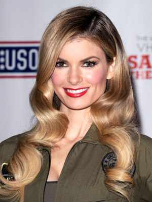 zunaxx.blogspot.com is a source of hot things: Marisa Miller Photo
