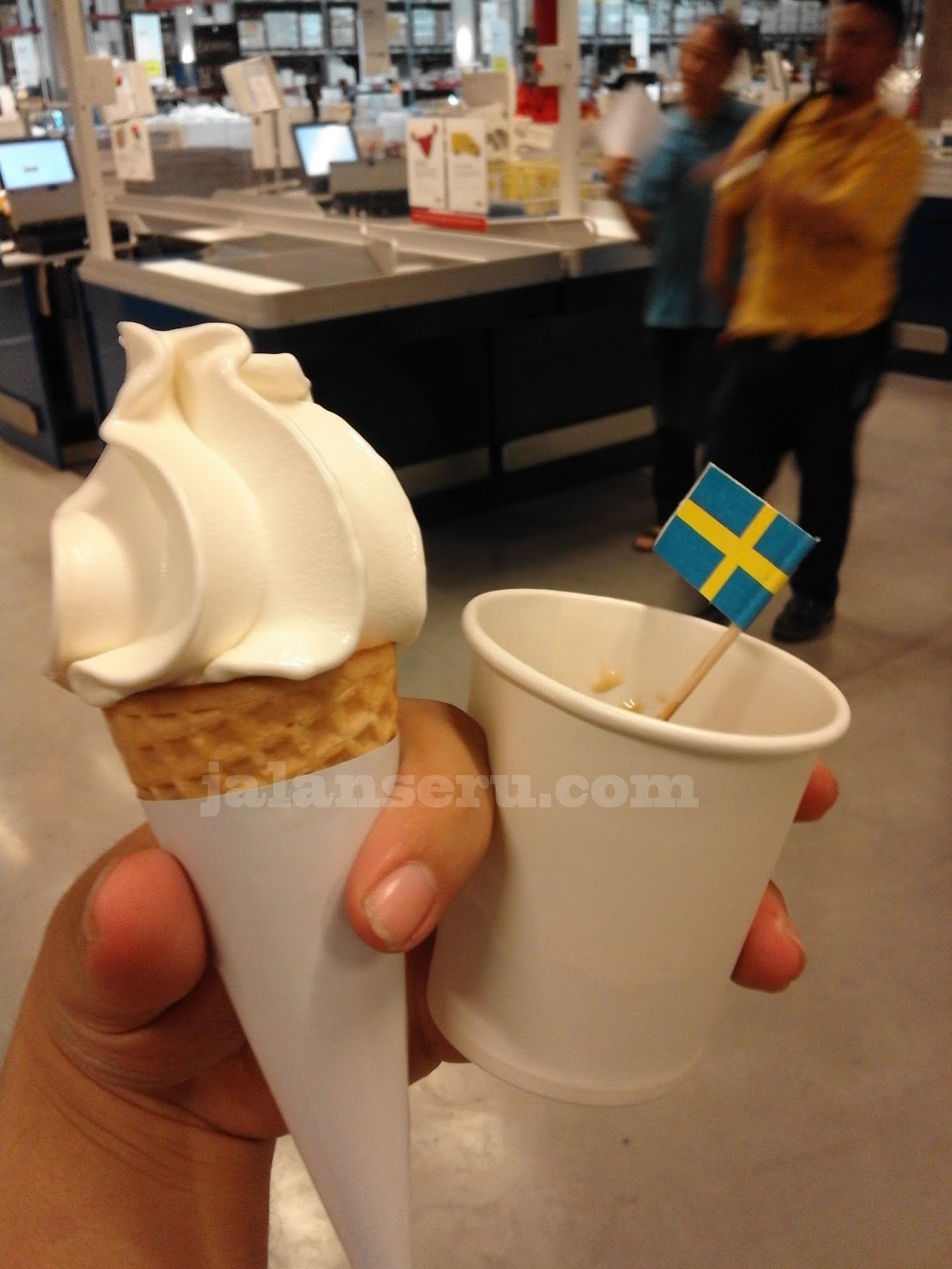 Makan Es Krim Di Ikea Alam Sutra Jalan Seru