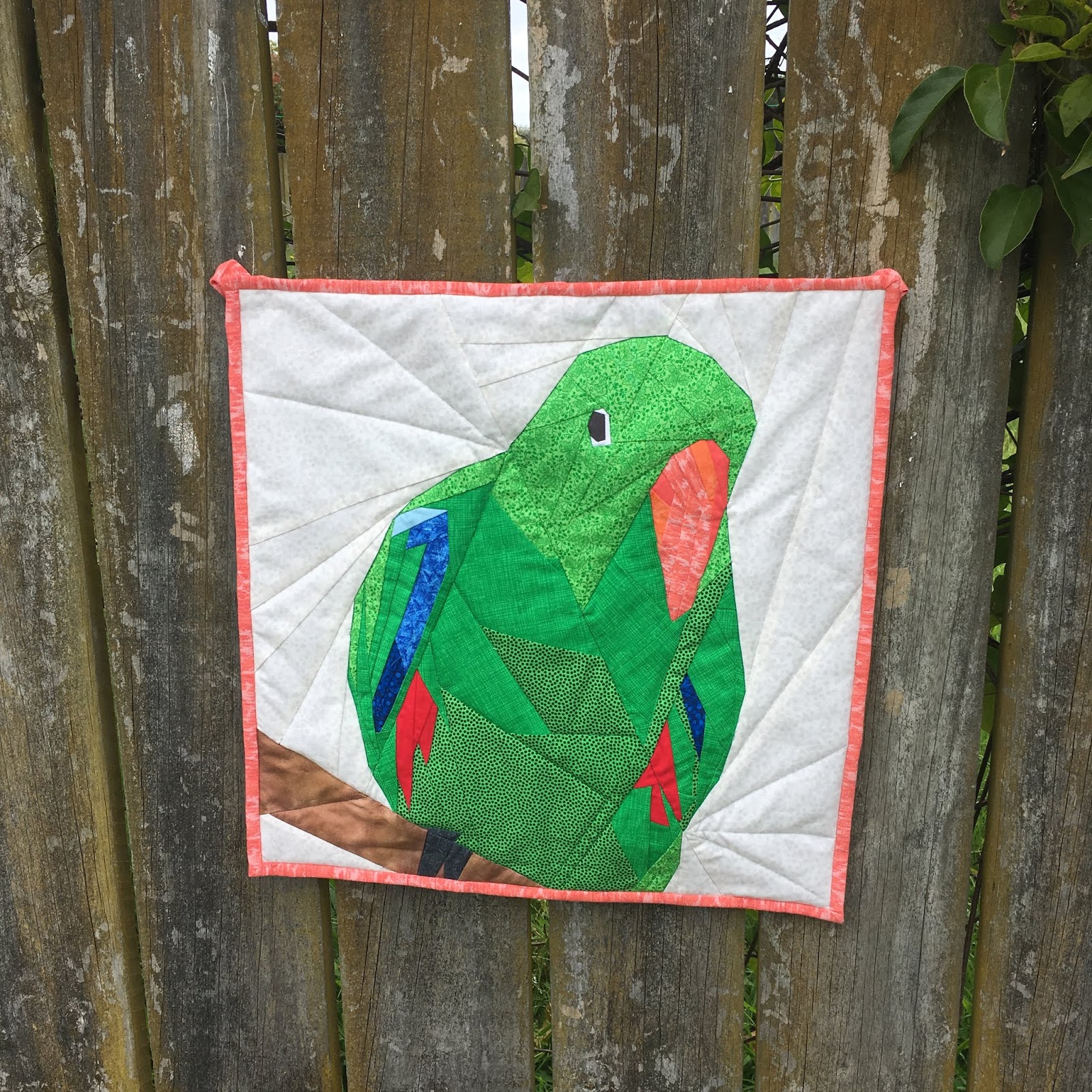 KOHATU Patterns: New 18 Inch Parrot Mini Quilt!