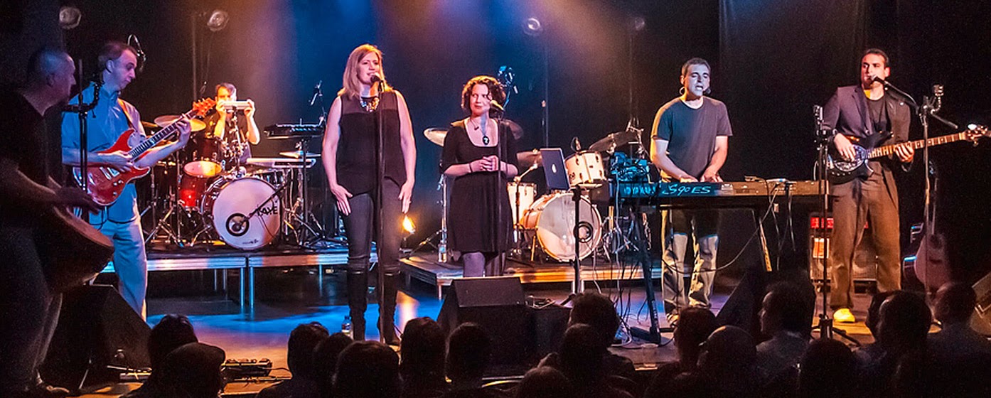 Progworld: IZZ Immerses Us in an Everlasting Instant