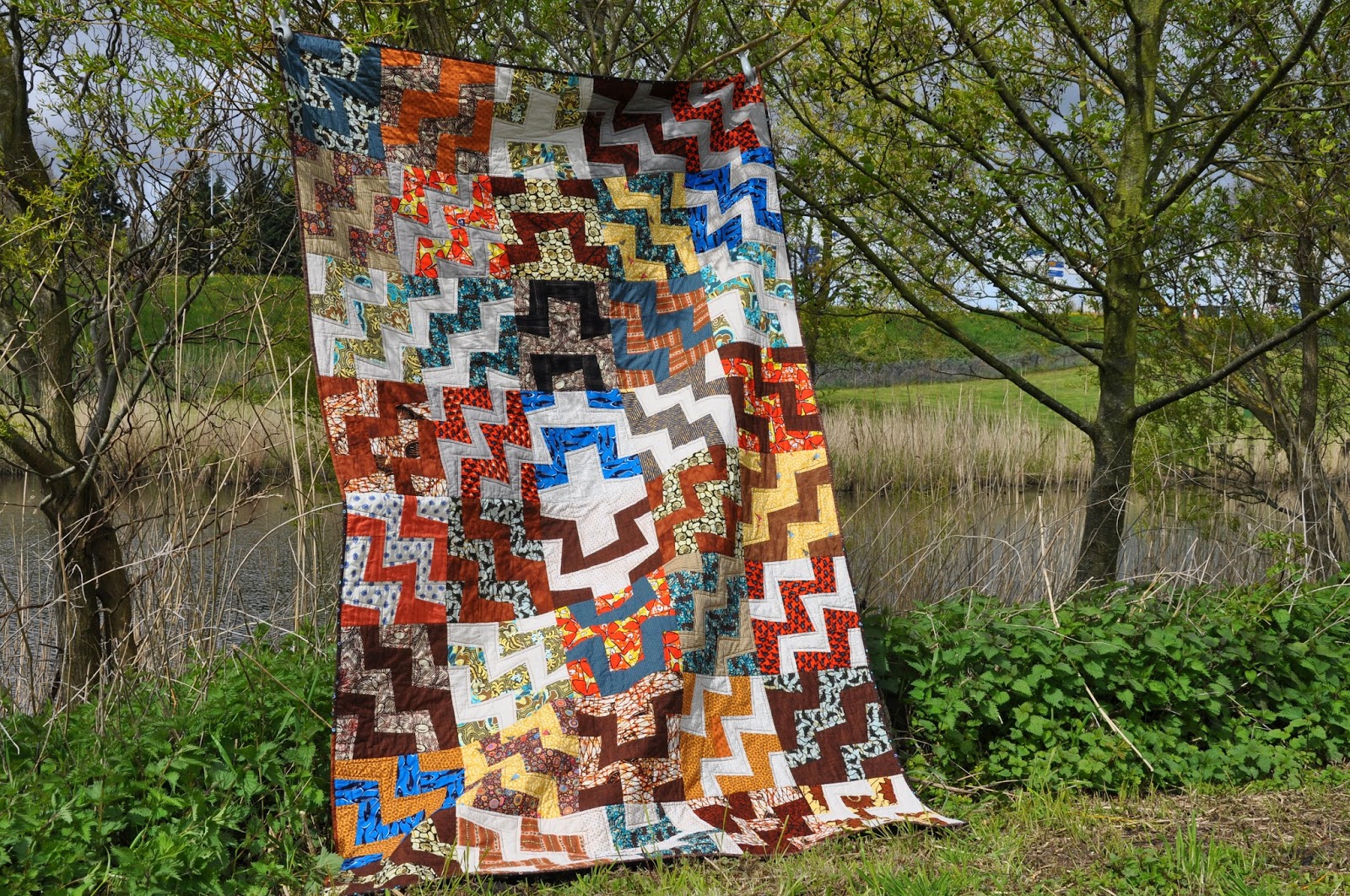 COLOURS AND FABRICS: African quilt finished!