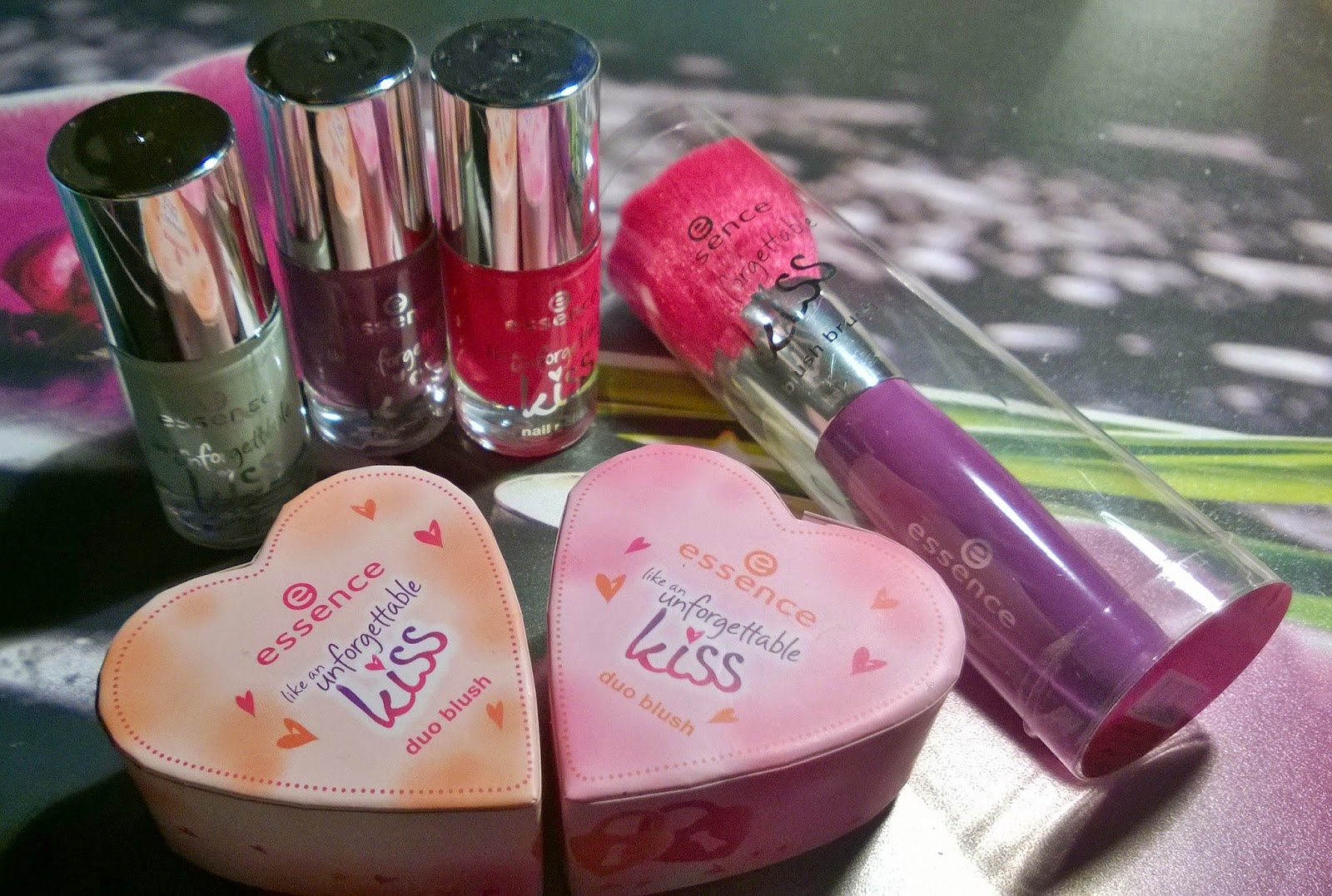 Review "like an unforgettable kiss" Trend Edition essence - Beauty ...