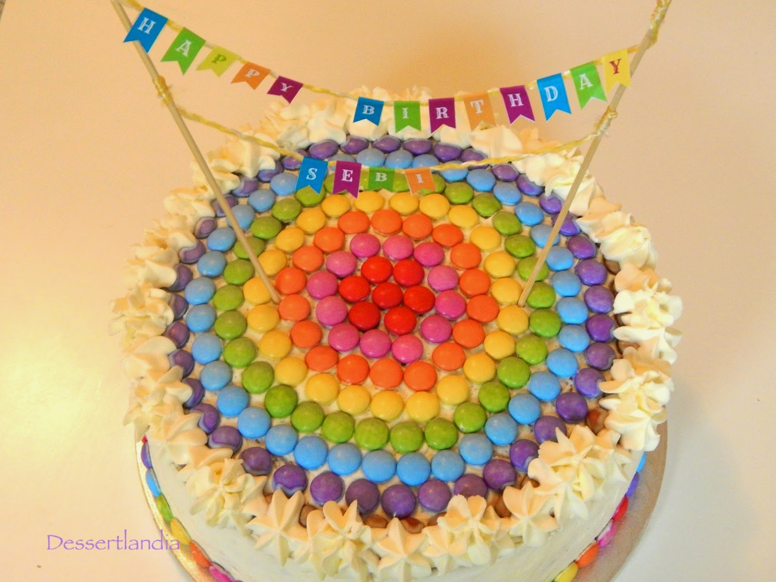 Dessertlandia: Smarties Party!! Carrot Cake Cupcakes in their fun outfits!