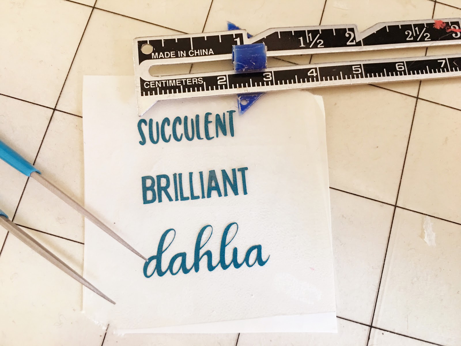 20 Best Fonts to Cut With Silhouette (And How to Pick Easy to Cut Fonts ...