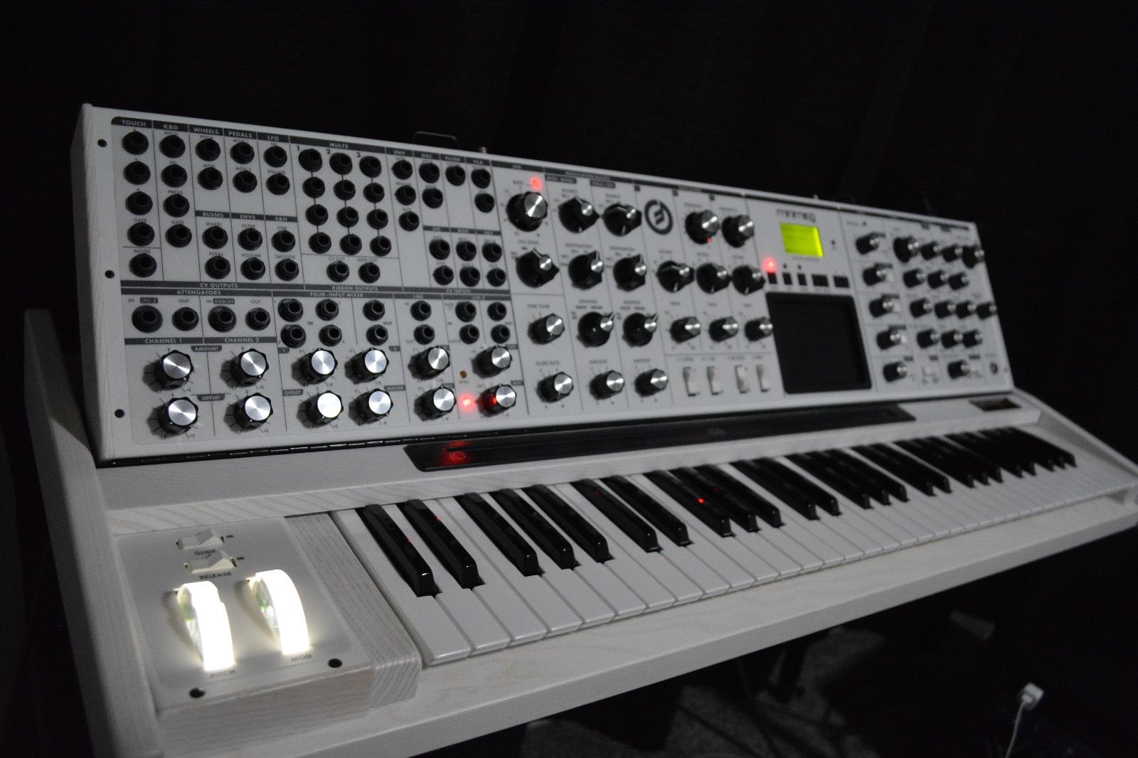 MATRIXSYNTH: Moog Minimoog Voyager XL Limited Edition White Monophonic ...