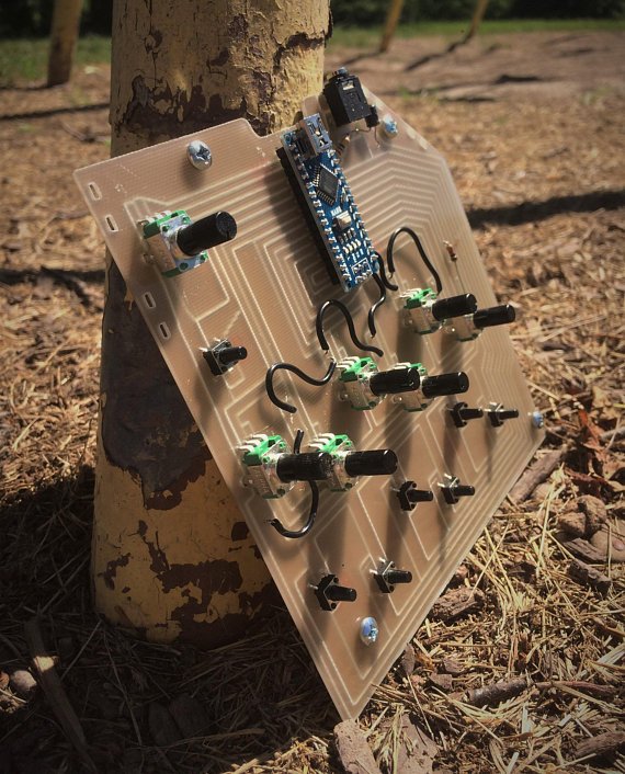 MATRIXSYNTH: Ellis Electronics PolyKey / Distortion Synthesizer