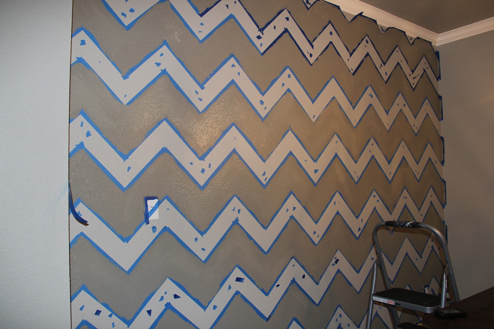 The Chronicles of Ruthie Hart: DIY Chevron Wall
