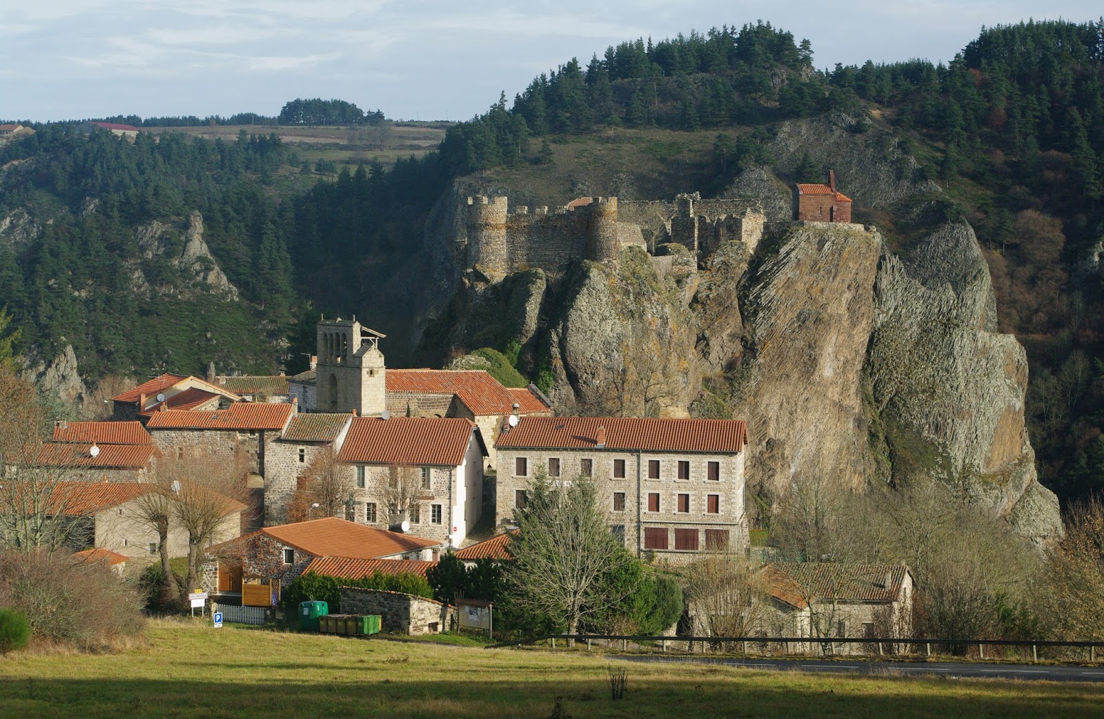 Images de France.: Beaux sites et châteaux de la Haute-Loire.