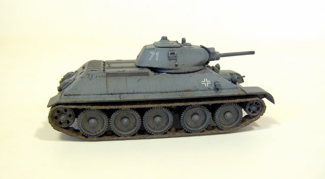 Gulumik Military Models: T-34/76 L11 German Captured 1/72 UM - Gallery