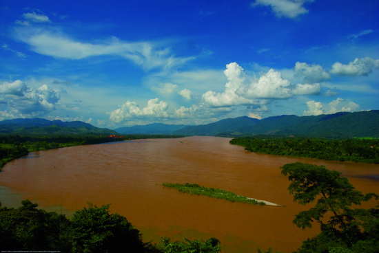 THE WORLD GEOGRAPHY: 10 Deepest Rivers in the World