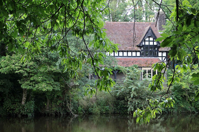 sconzani: Cardiff: Gabalfa Lodge