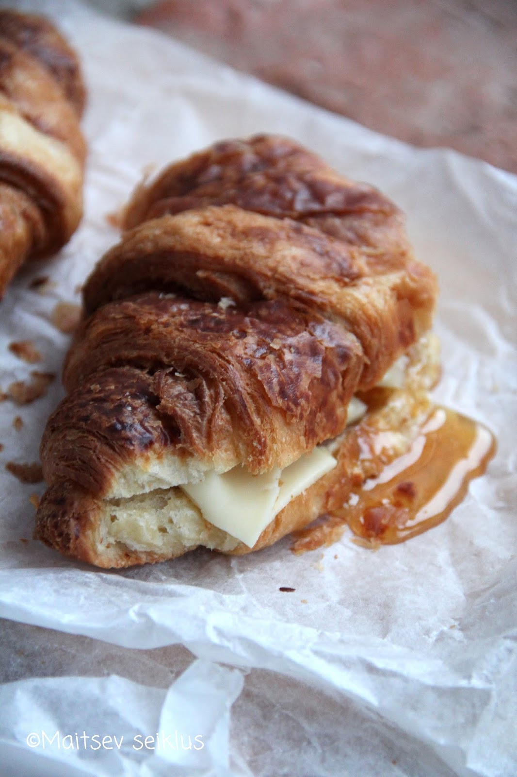 Croissant mee ja juustuga