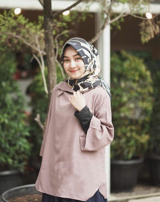 √ 39 Model Hijab Kekinian yang Paling Kece dan Gaul ala Anak Muda ...