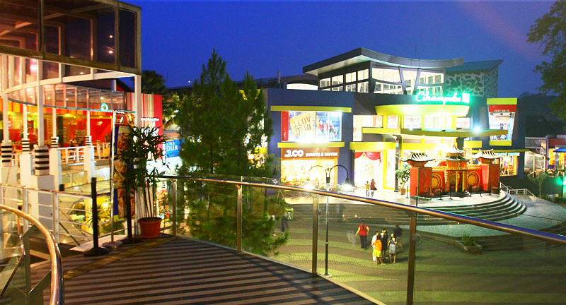 Bandung City Ride: Cihampelas Walk ( Ciwalk )