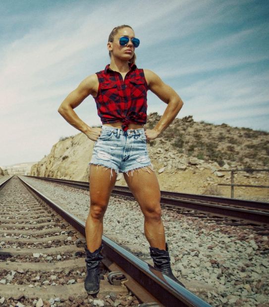 total-beauty: Top 8 Best Female Fitness Models in 2018