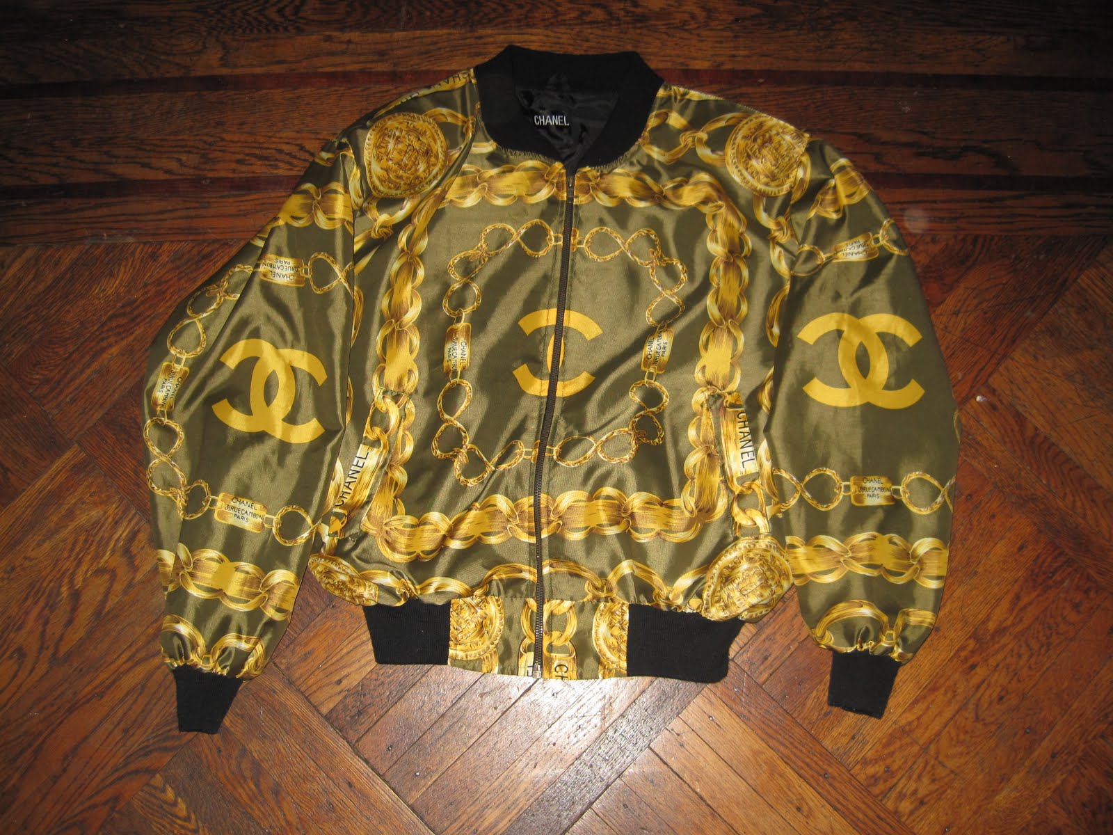 DON D WORLD: CHANEL CHAIN JACKET X CHAIN SCARF