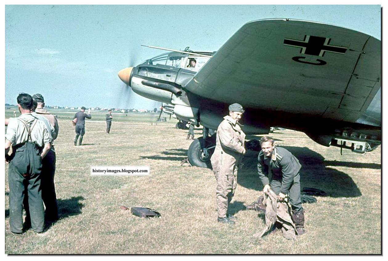 HISTORY IN IMAGES: Pictures Of War, History , WW2: German Soldiers ...