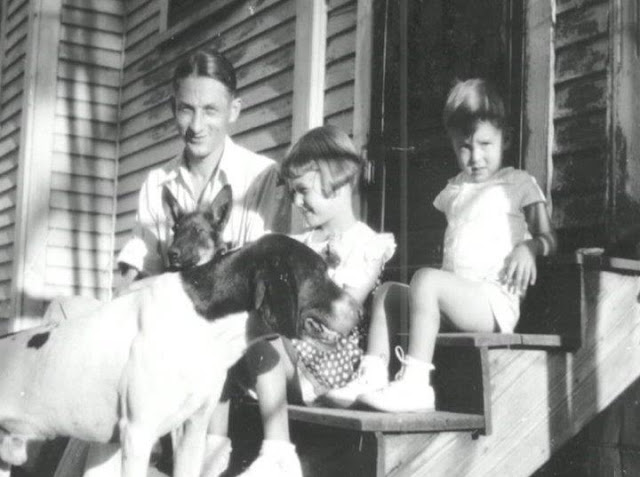 JAMES DEAN: CON SUS PADRES. WITH YOUR PARENTS