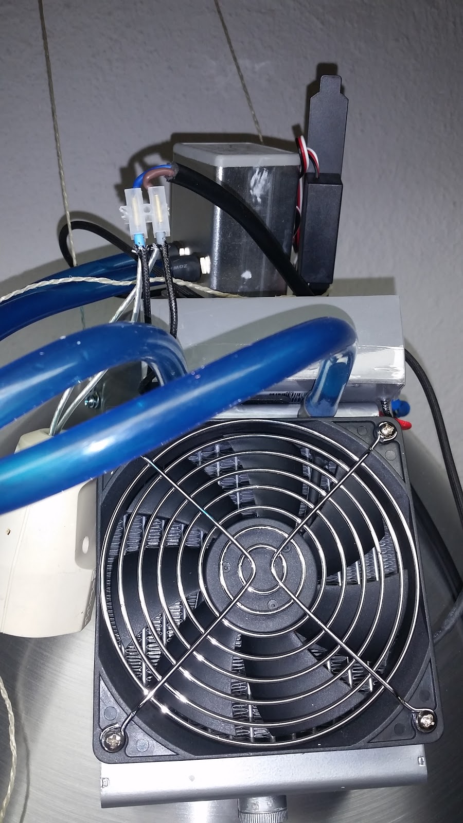 Fun Project: 50 Watt DIY watercooled Ikea High Power Led Lamp