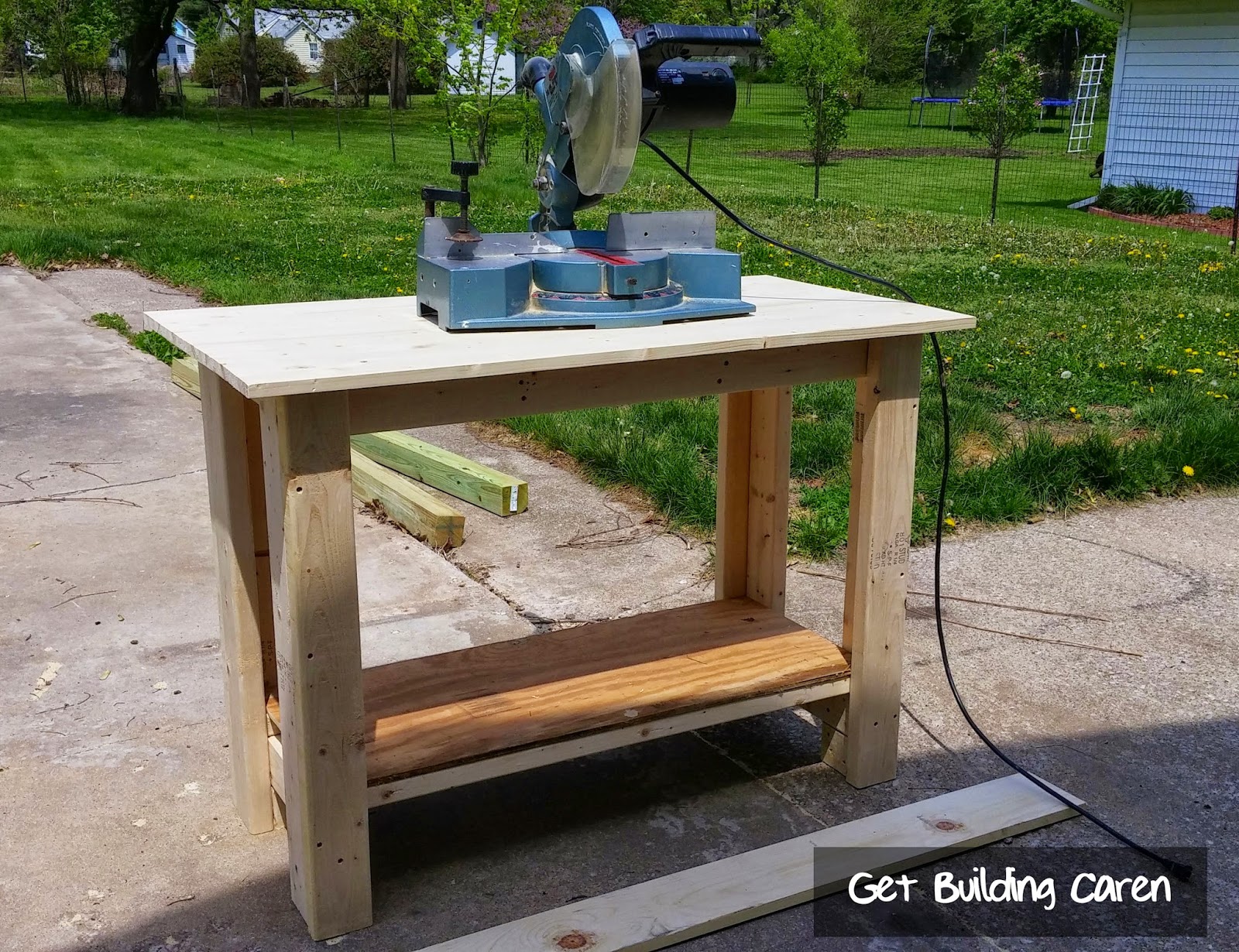 Get Building Caren: Sturdy work table and tool box