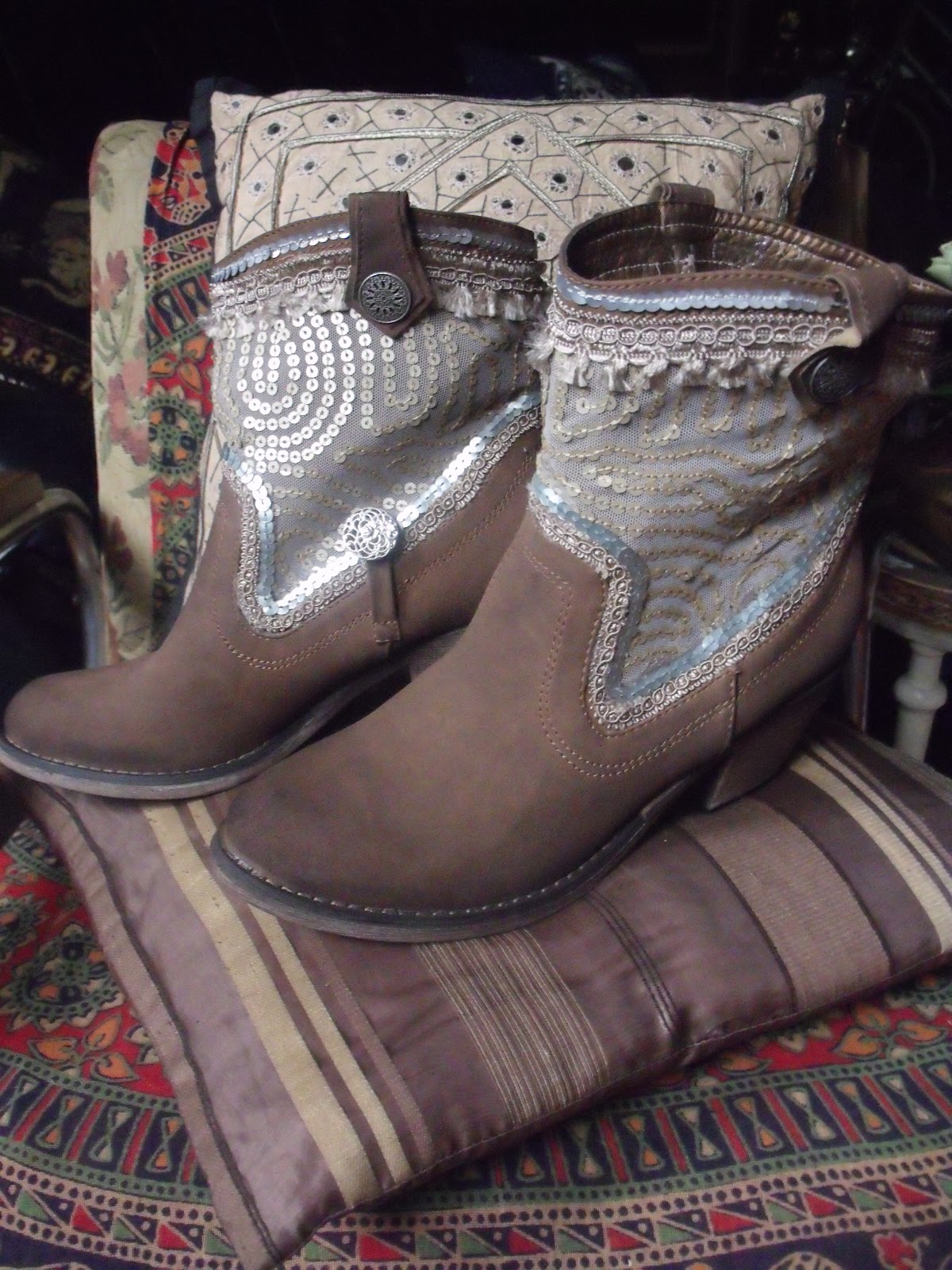 The raven, wood, and silver: DIY Bohemian cowboy ankle boots