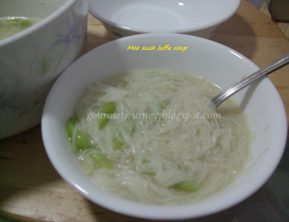 Gourmet Journey: Mee suah luffa soup
