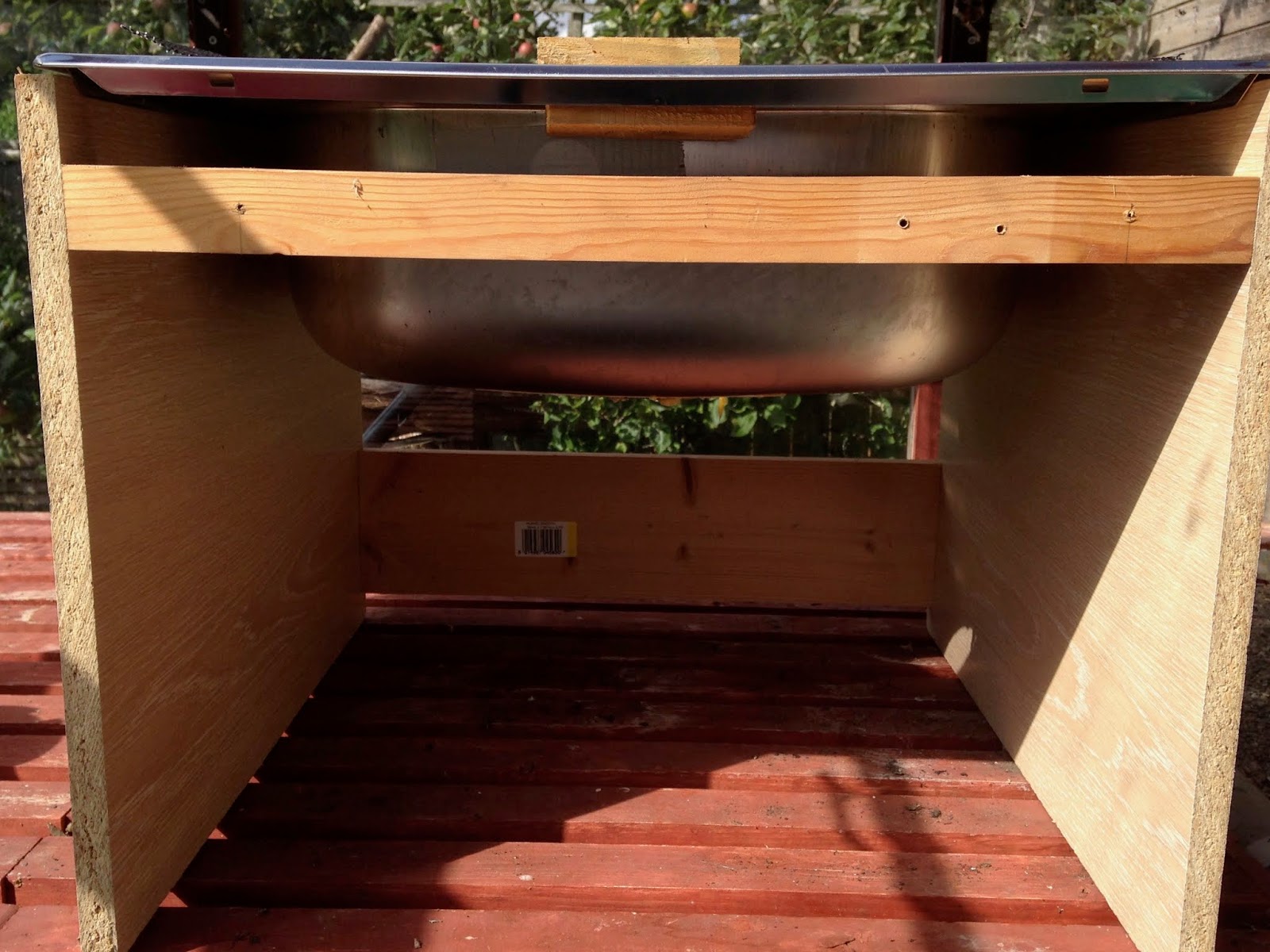 TrogTrogBee: A steam-powered wax extractor