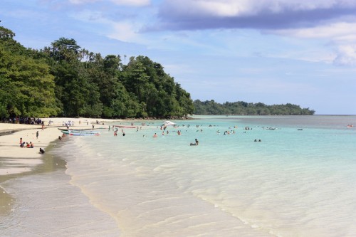 5 Tempat Wisata Pantai Di Ambon Dengan Pemandangan Yang Eksotis - Rekam ...