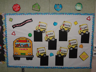 The Joy of Scrapping: Back to school Bulletin Board - School Bus