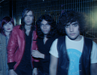 Neon Indian - Su Tunç