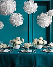 Y UN POCO DE DISEÑO: Poner la mesa en azul...