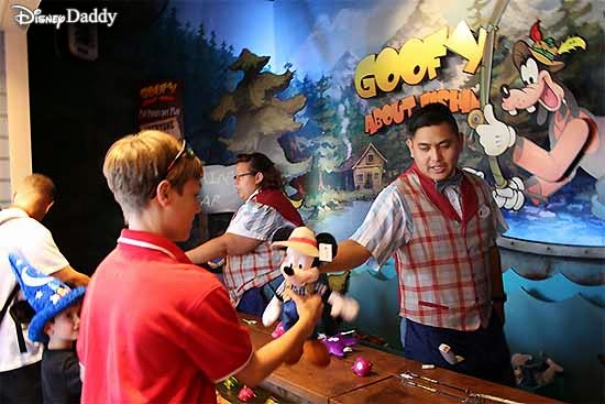 DisneyDaddy: Tip Tuesday: How to "win" at DCA carnival games