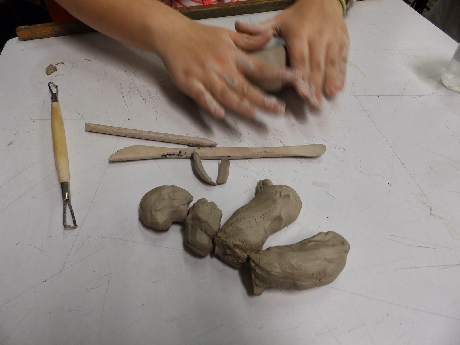 LES ARTS PLASTIQUES au lycée Comte de Foix: Modelage: l'argile