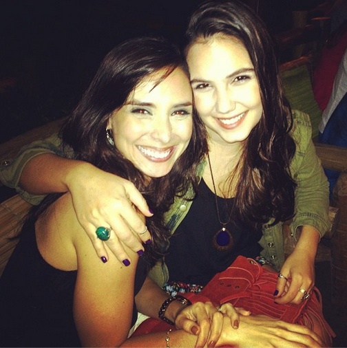 Mundo Da Rayana: Rayana Carvalho no aniversário da atriz Manuela Duarte.