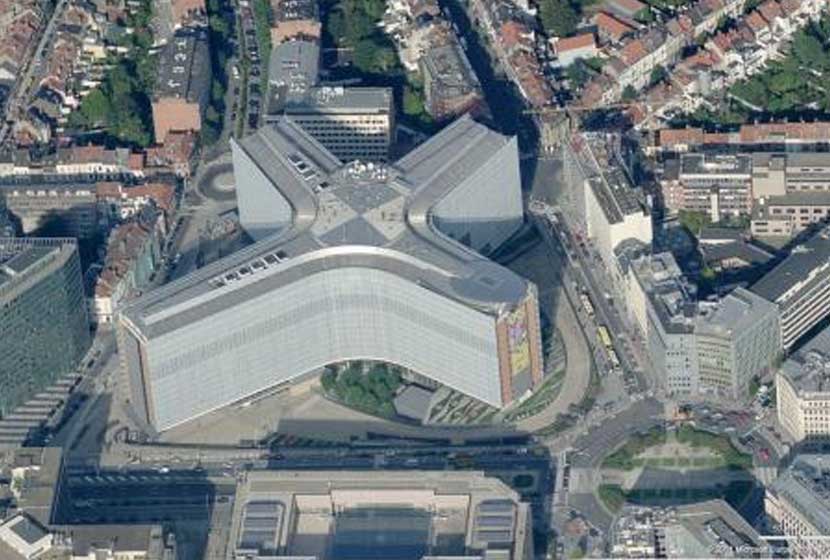 Informándotemas BM: LA COMPUTADORA, LA BESTIA, EN BÉLGICA.