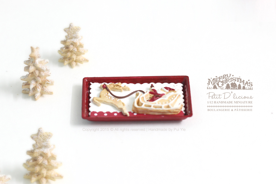 Petit D' Licious: Flying Christmas Santa Sleigh with Reindeer on Red ...