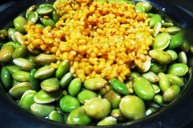ಅಡಿಗೆ - Adige: Avarekai Coconut Curry (Field Beans).