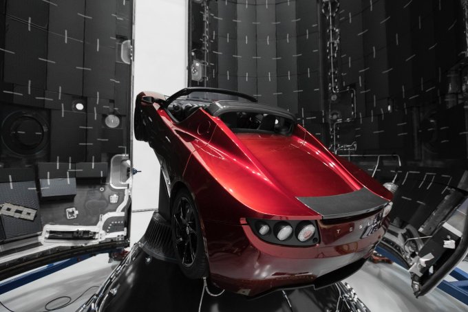 UFO SIGHTINGS DAILY: Elon Musk To Send Tesla Roadster Into Mars Orbit ...