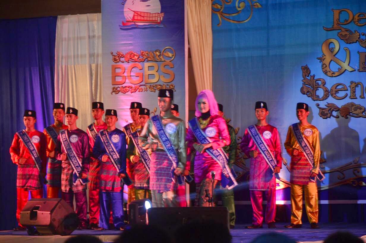 Grand Final Pemilihan Bujang Gadis Bende Seguguk Dan Putri Bumi Bende ...