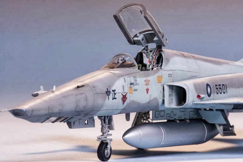Istvan Michalko's scale models: Northrop RF-5E Tigereye - AFV Club, 1/48