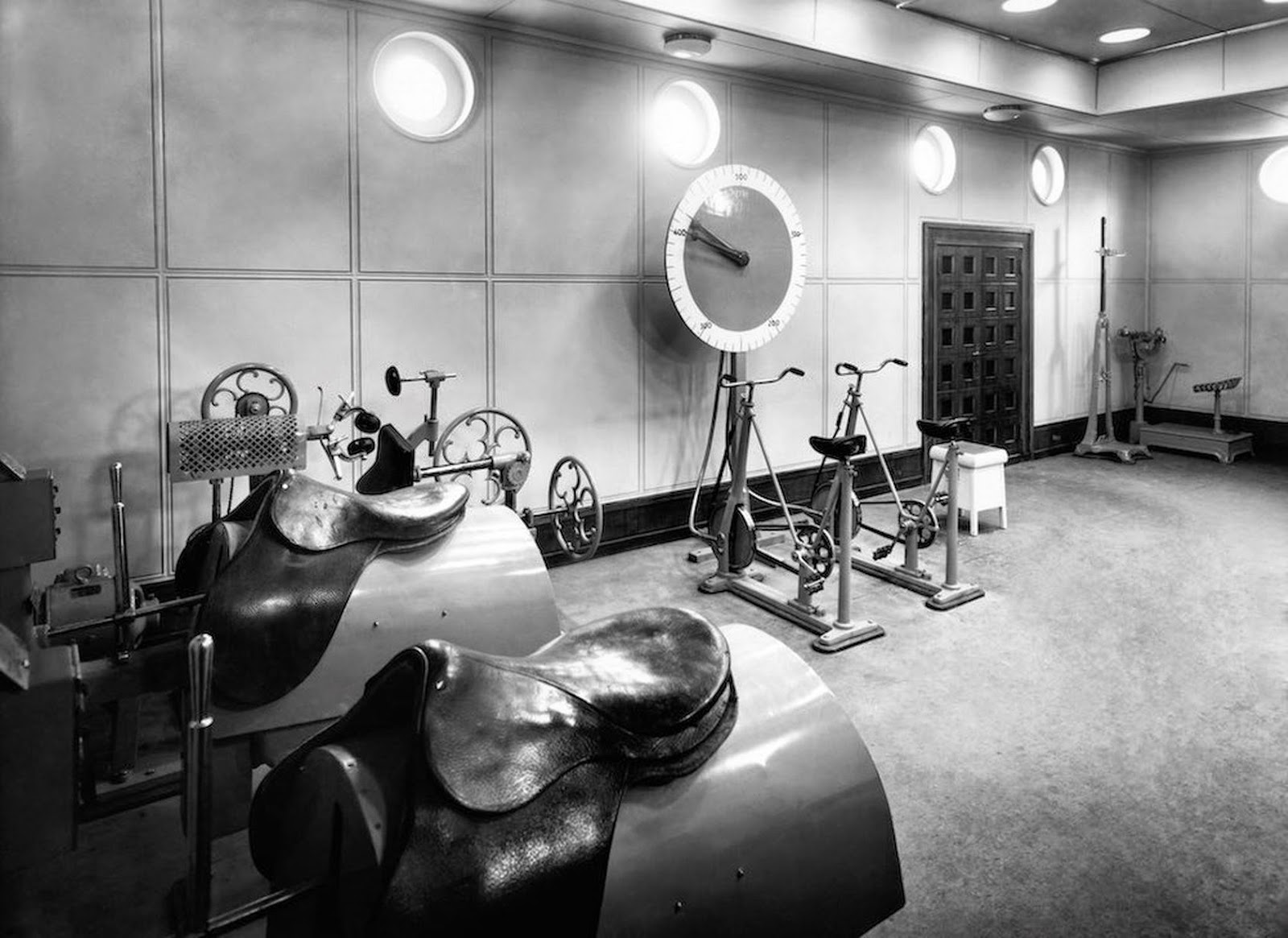 Pictures of the First Class Gyms on the Titanic and Cruise Liners From ...