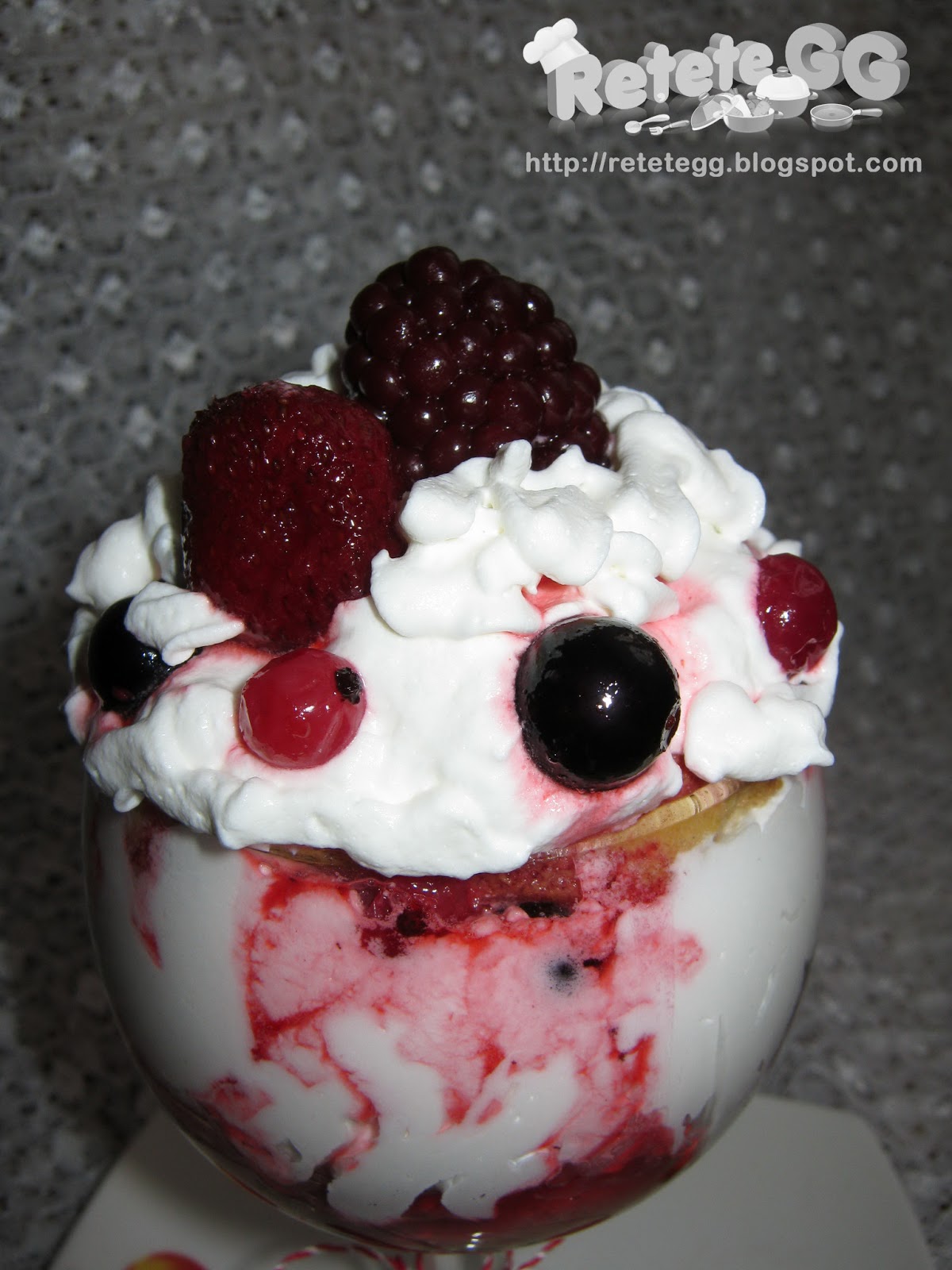 Retete gustoase si garnisite: Retete cu fructe de padure