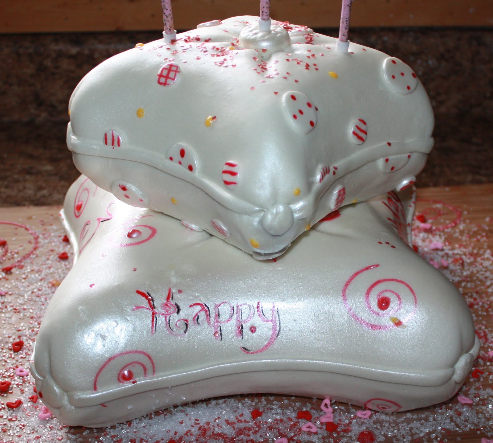 The Cake Mama: Stacked Pillow cake