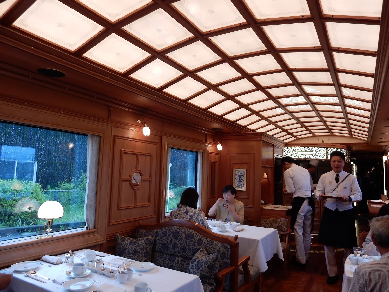 Epsilon's Interesting Trains Blog: Seven Stars in Kyushu Train - Days 2 ...
