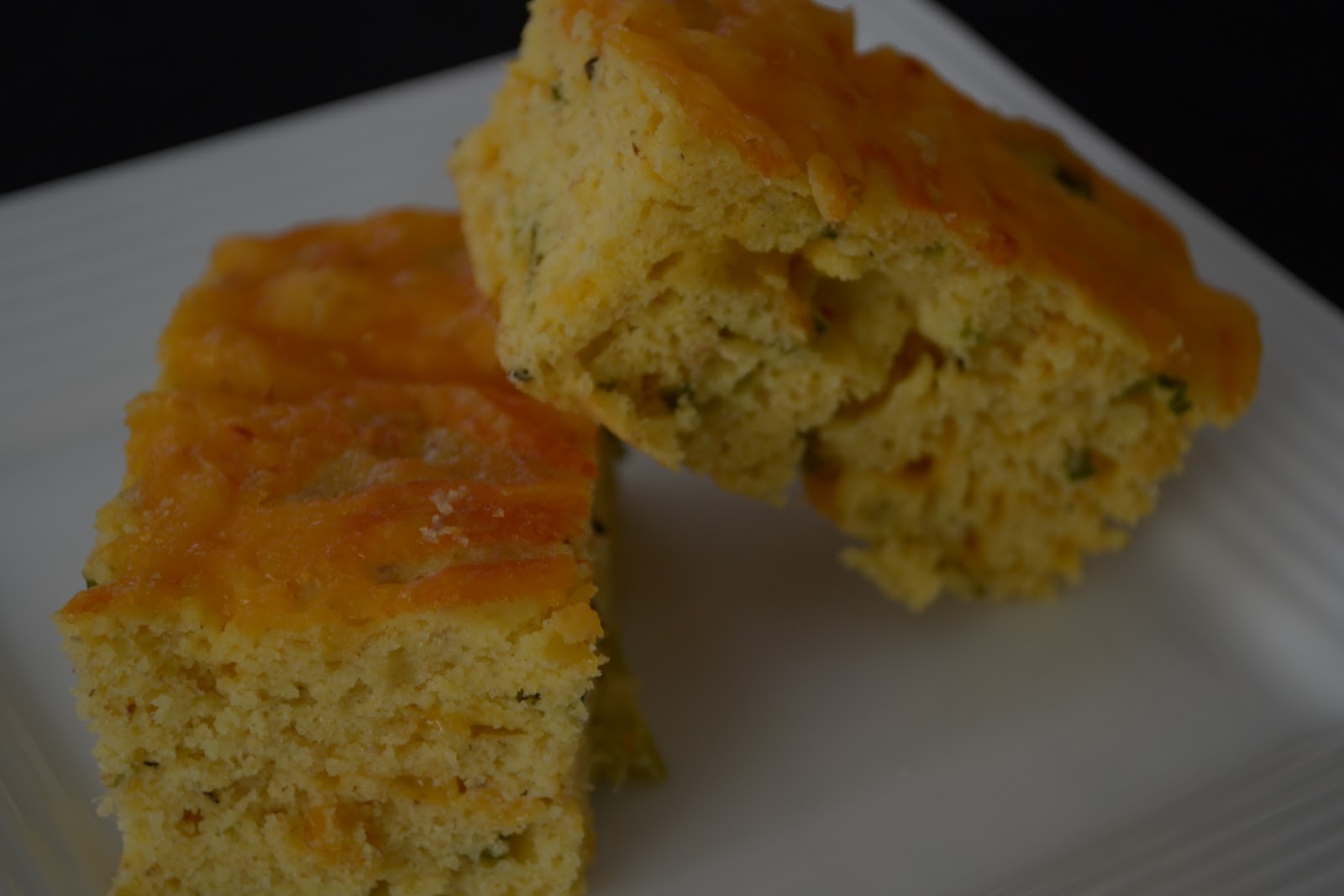 Deliciousness at Home: cheesy "light" corn bread