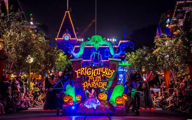 Parading a Frightfully Fun Course