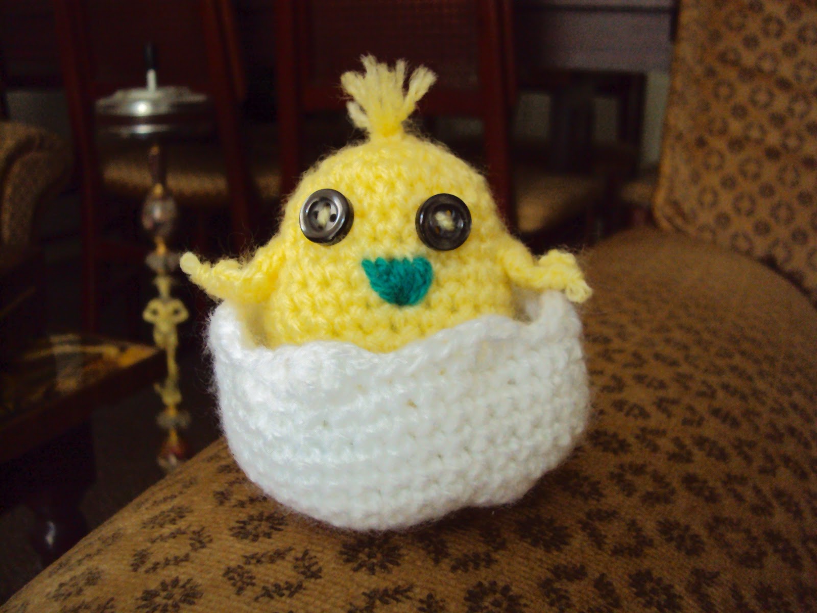 See and Knit: Pollito en Cascaron