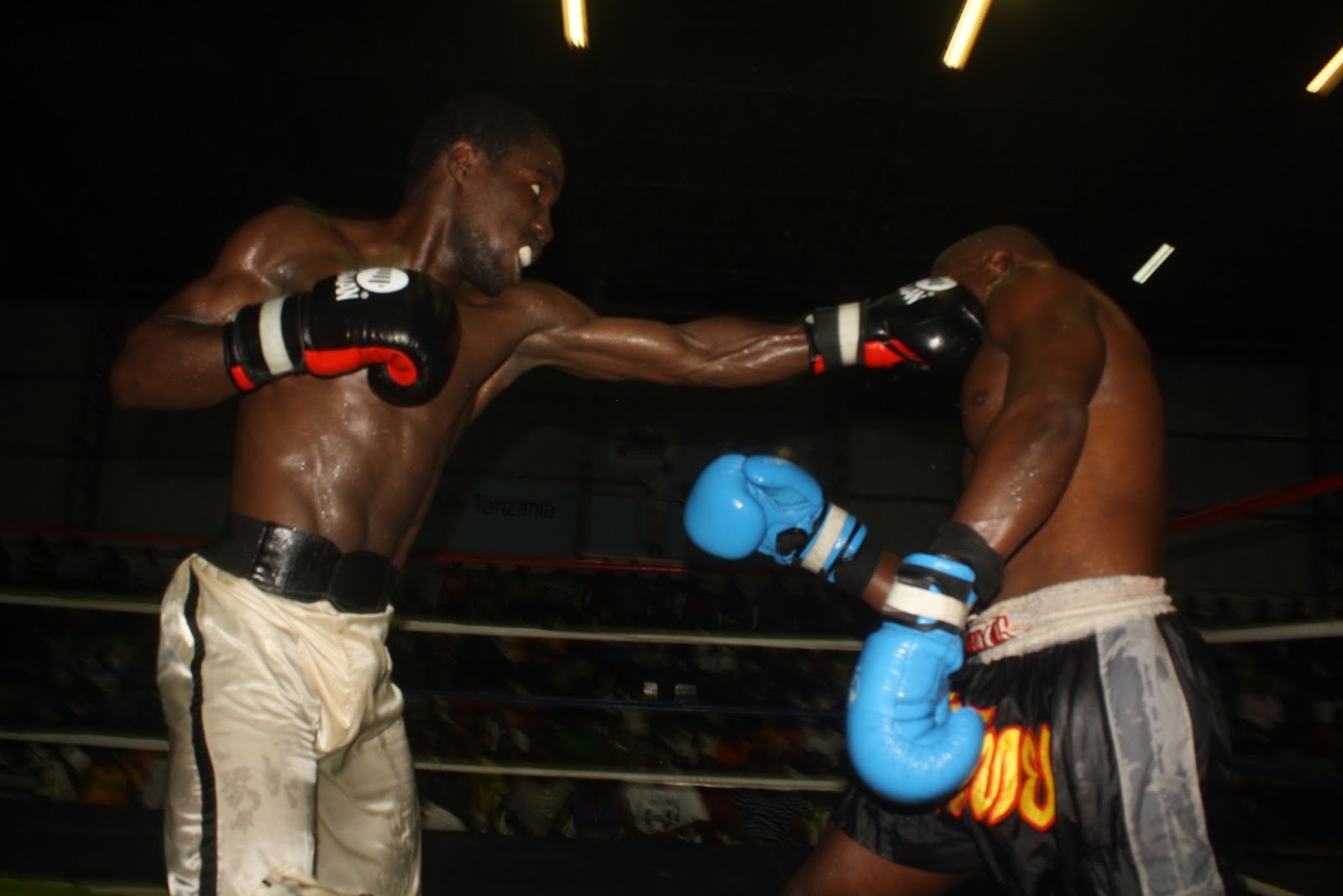 MADA MAUGO APIGWA T.K.O YA RAUNDI YA TATU WENZAKE WOTE WAKITOKA DROO ...