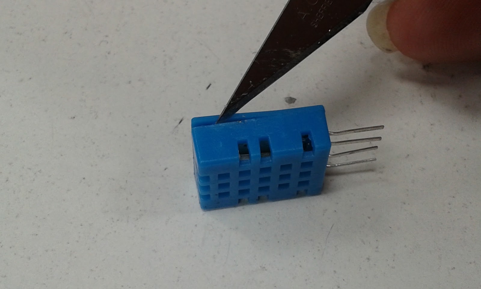 Rambling Of The Rabid Inventor What Makes A Dht11 Temperature Humidity Sensor Tick